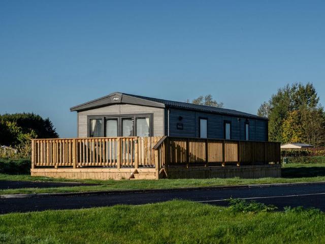 3 bedroom lodge for sale