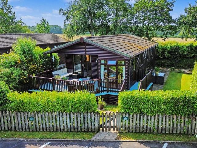 3 bedroom lodge for sale
