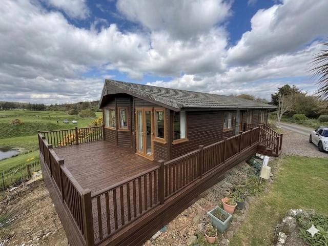 3 bedroom lodge for sale