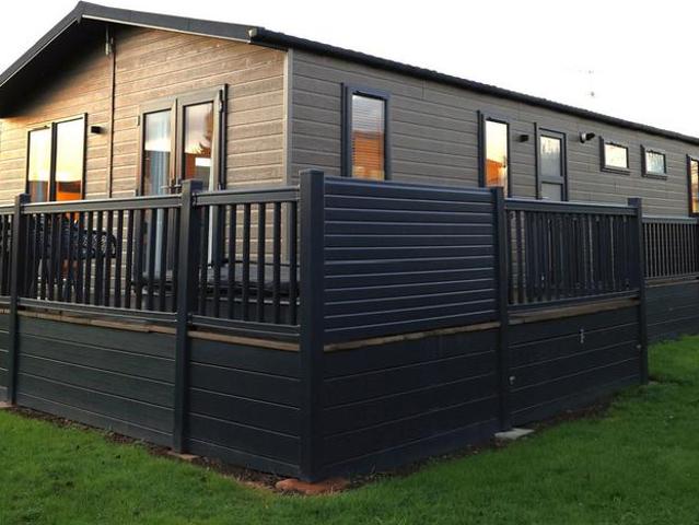 3 bedroom lodge for sale