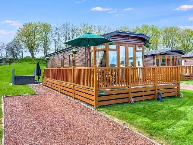 3 bedroom lodge for sale
