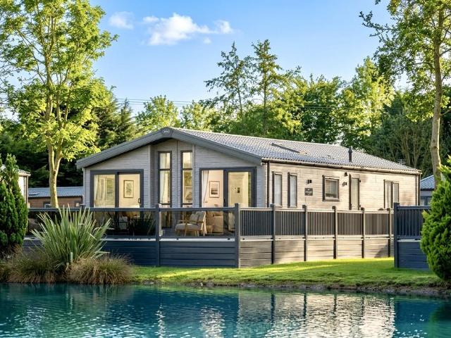 3 bedroom lodge for sale