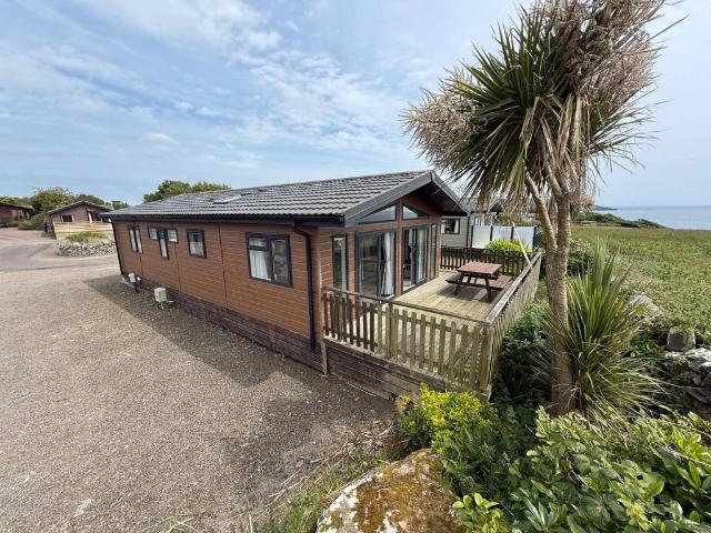 3 bedroom lodge for sale