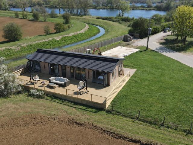 3 bedroom lodge for sale