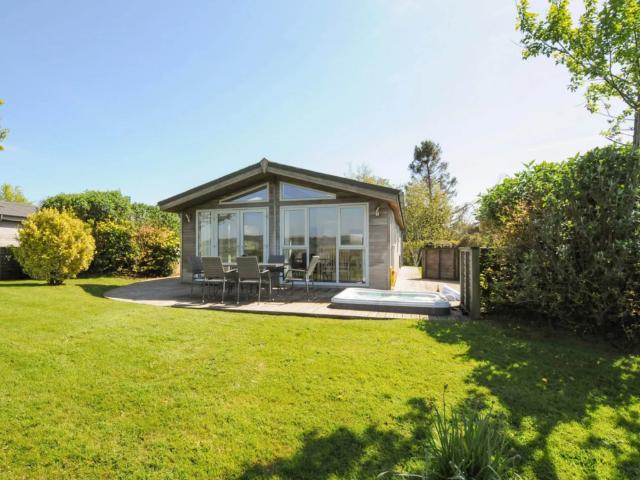 3 bedroom lodge for sale