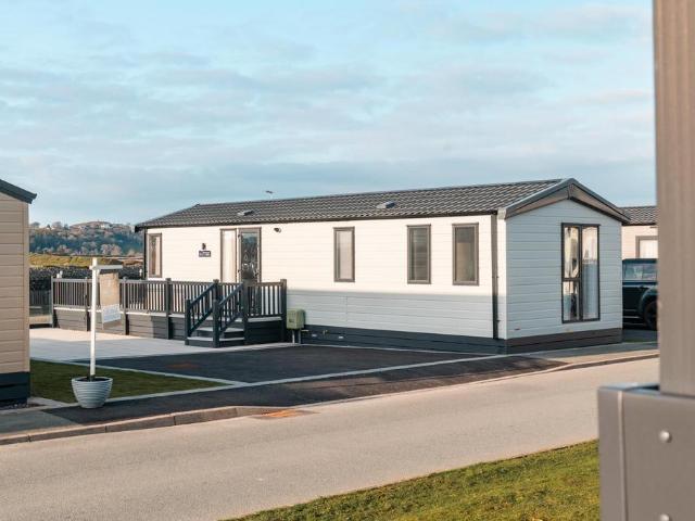 3 bedroom lodge for sale