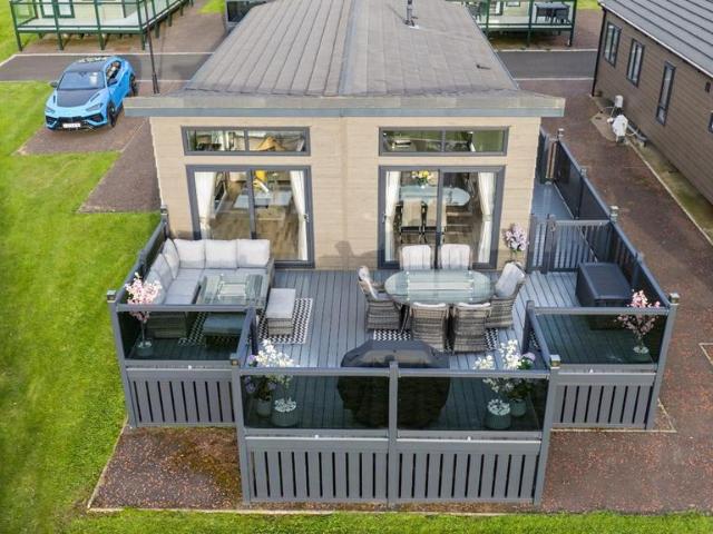 3 bedroom lodge for sale
