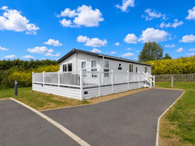 3 bedroom lodge for sale