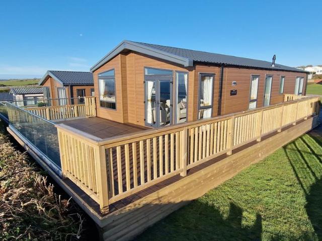 3 bedroom lodge for sale