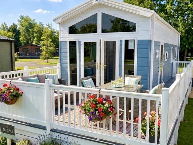 3 bedroom lodge for sale