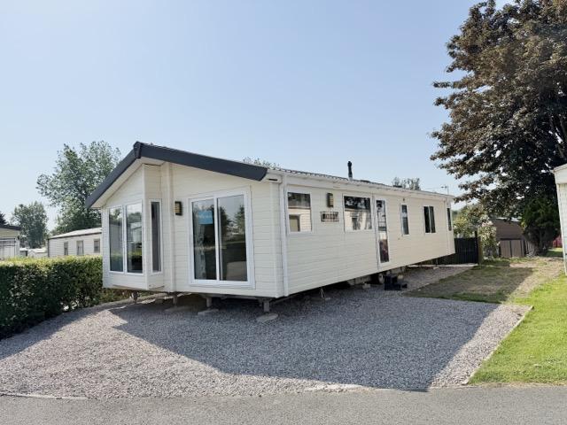 3 bedroom lodge for sale