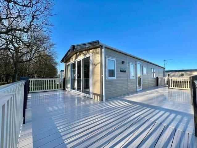 3 bedroom lodge for sale