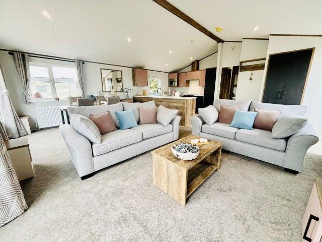 3 bedroom lodge for sale