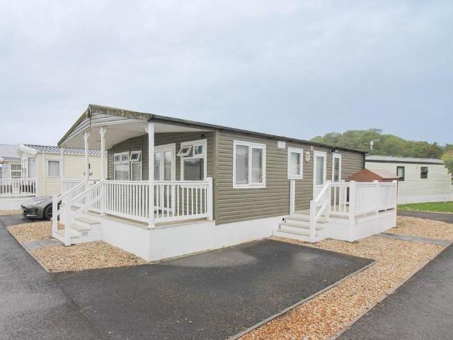3 bedroom lodge for sale