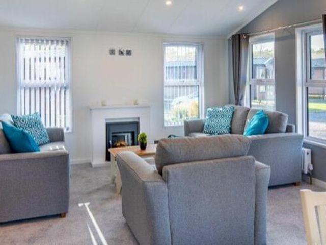 3 Bedroom Lodge For Sale In Axbridge Road, Cheddar