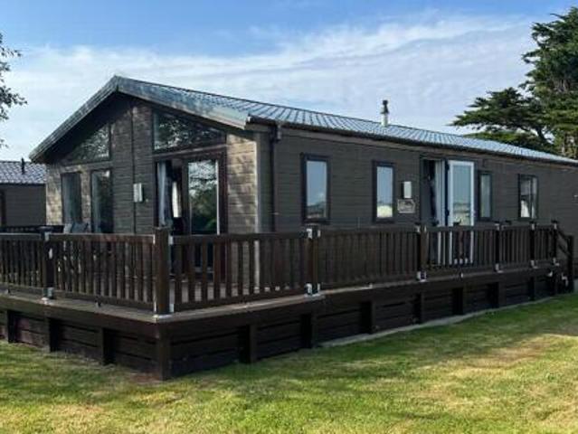 3 Bedroom Lodge For Sale In Gillard Road, Brixham