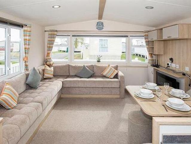 3 Bedroom Lodge For Sale In Fen Lane, Colchester