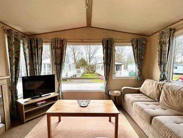 3 Bedroom Lodge For Sale In Sleaford Road, Tattershall