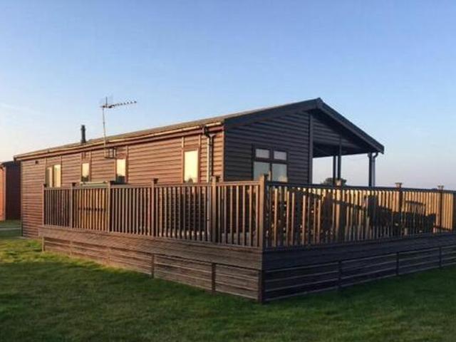 3 Bedroom Lodge For Sale In St. Merryn