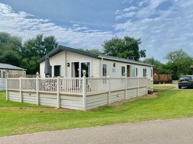 3 bedroom lodge for sale in TATTERSHALL LAKES TATTERSHALL LN4