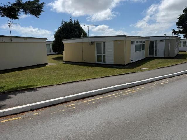 3 bedroom log cabin for sale