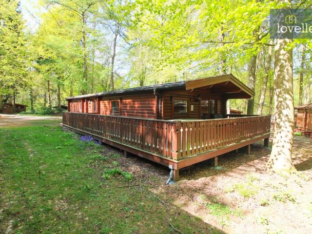 3 bedroom log cabin for sale