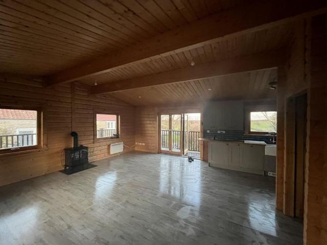 3 bedroom log cabin to rent