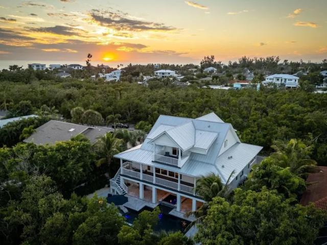 3 bedroom, Longboat Key FL 34228 LS102395334