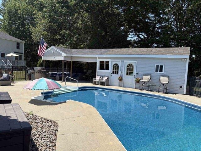 3 bedroom, Londonderry NH 03053 104042619
