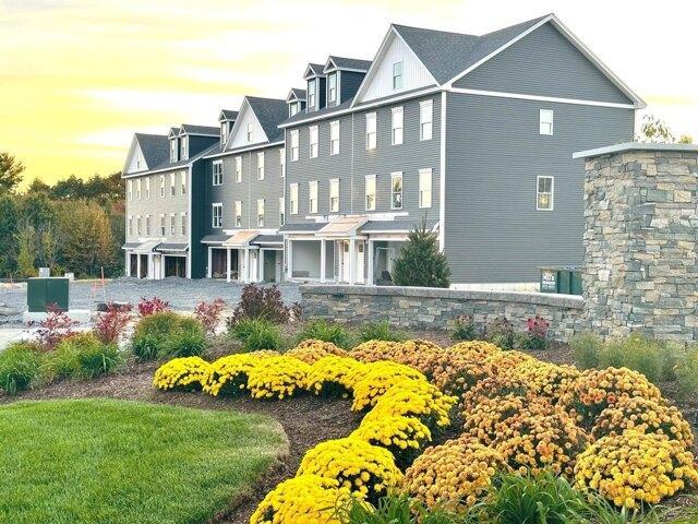 3 bedroom, Londonderry NH 03053 104079420