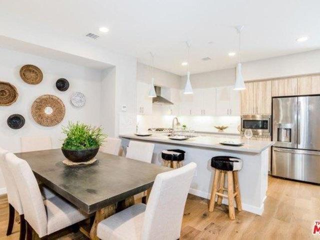 3 bedroom, Los Angeles CA 90038 88257397