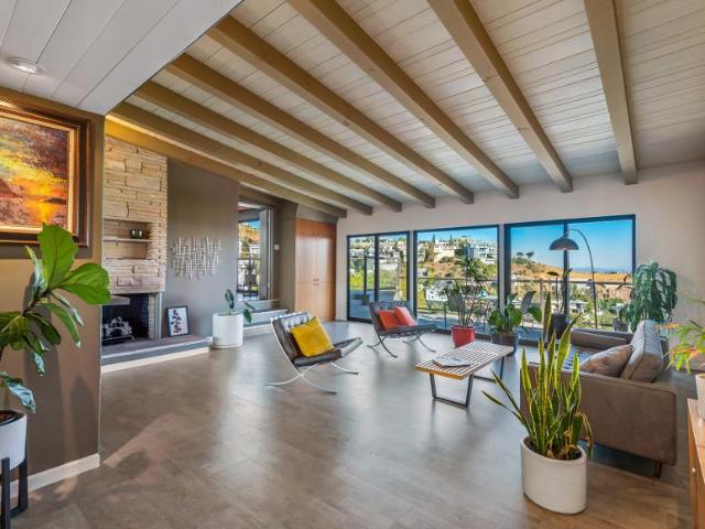 3 bedroom, Los Angeles CA 90069 LS57110552