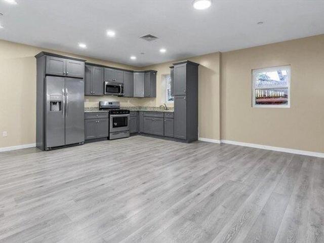 3 bedroom, Lawrence MA 01840 104810749