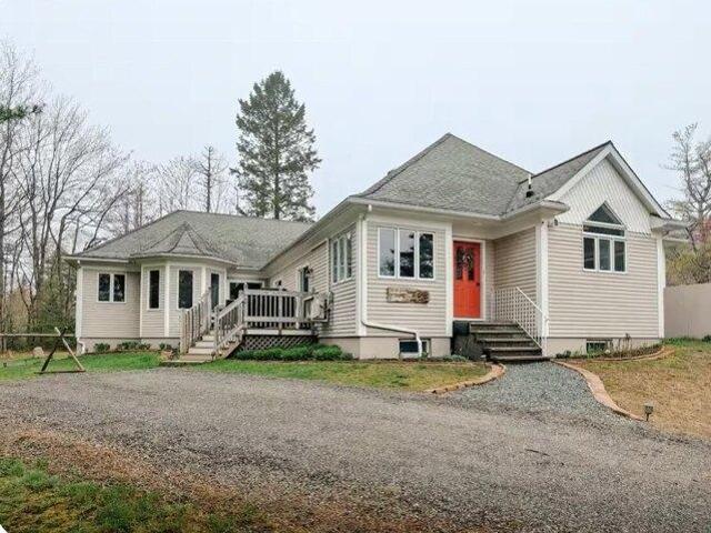 3 bedroom, Lamoine ME 04605 103100947