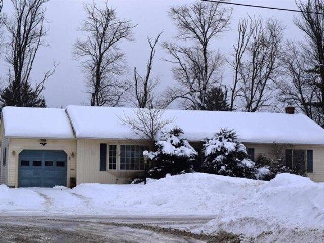 3 bedroom, Lancaster NH 03584 102027329