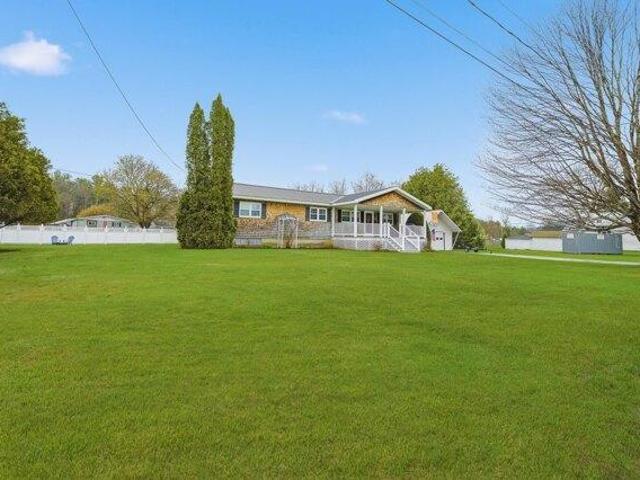 3 bedroom, Lancaster NH 03584 104409154