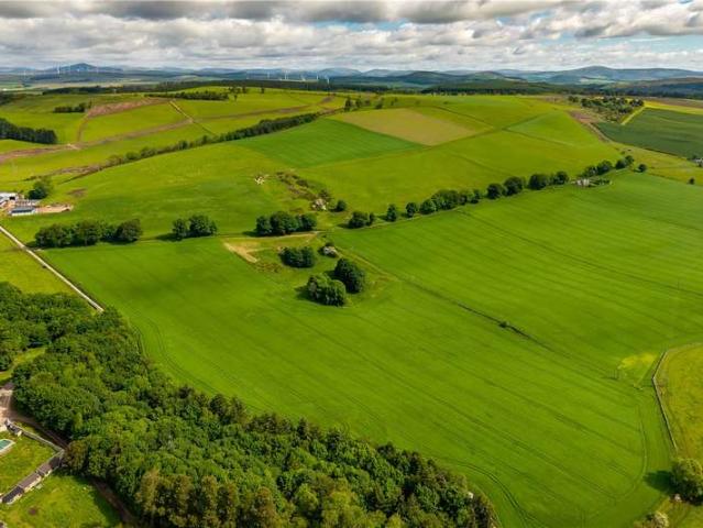 3 Bedroom Land Commercial