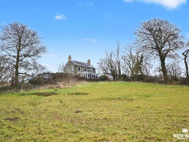 3 Bedroom Land Commercial