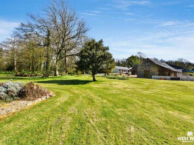 3 Bedroom Land Commercial