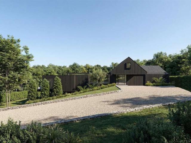 3 Bedroom Land Commercial