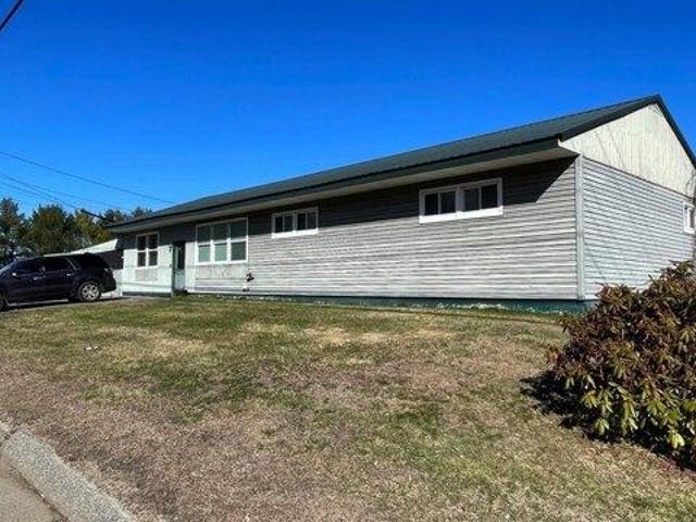 3 bedroom, Lewiston ME 04240 104477238