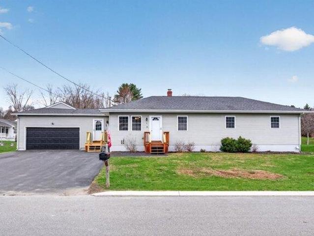 3 bedroom, Lewiston ME 04240 103223613