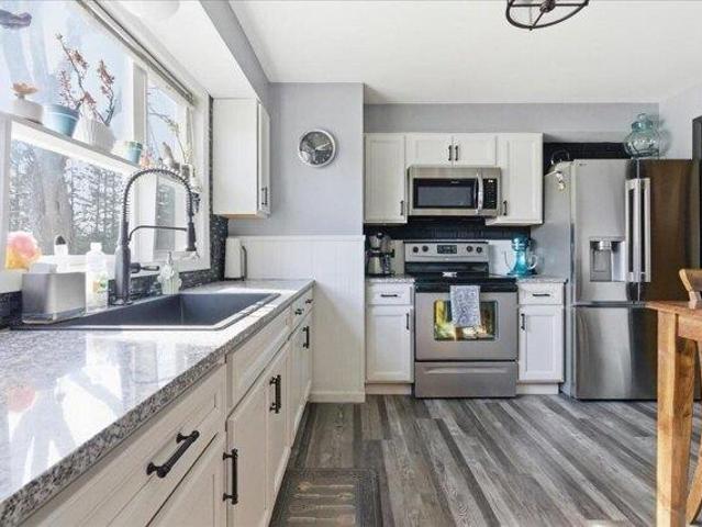 3 bedroom, Lewiston ME 04240 103885918