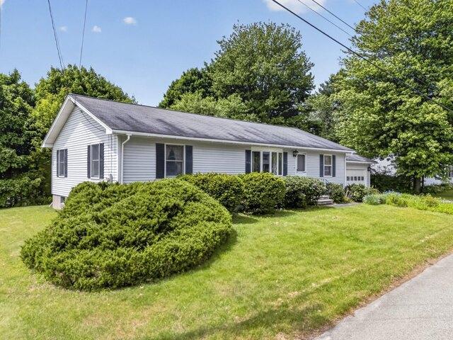3 bedroom, Lewiston ME 04240 103888715