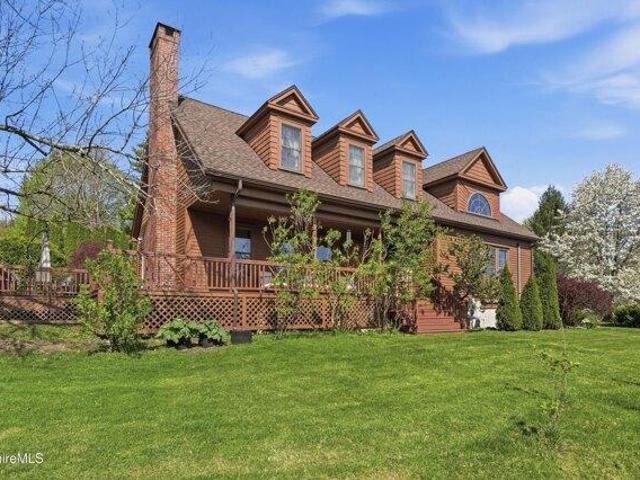 3 bedroom, Lee MA 01238 102121727