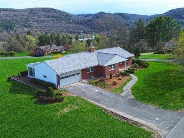 3 bedroom, Lee MA 01238 102370799