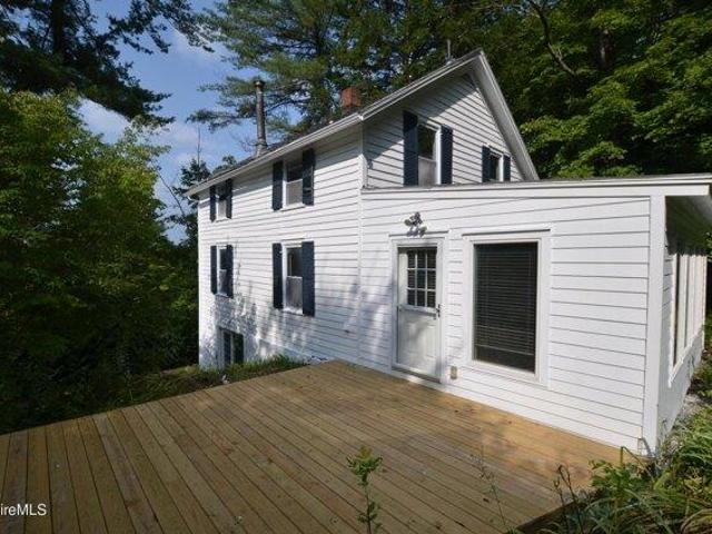 3 bedroom, Lee MA 01238 102412395
