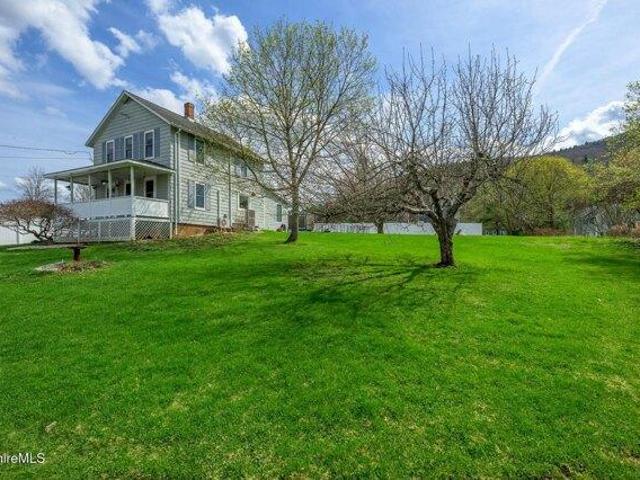 3 bedroom, Lee MA 01238 102634874