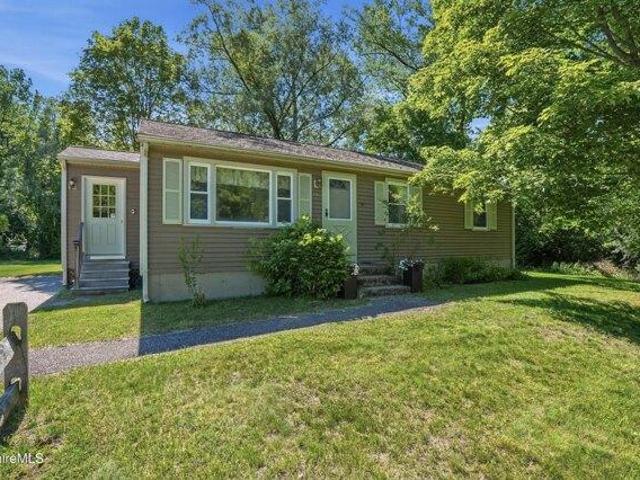 3 bedroom, Lee MA 01238 104191470