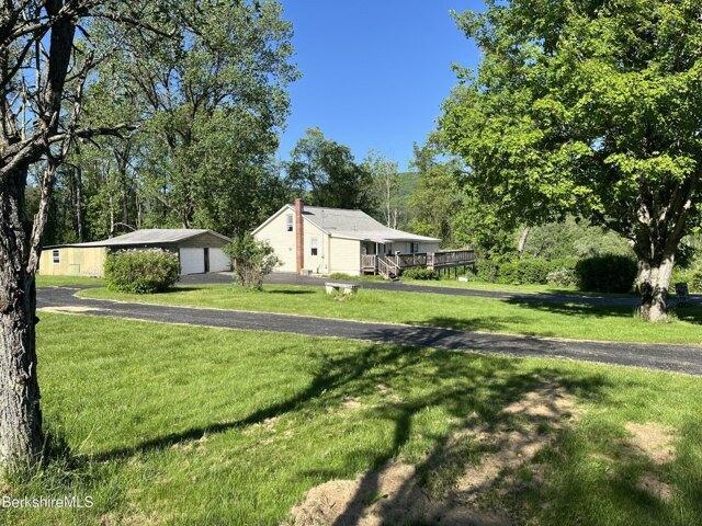 3 bedroom, Lee MA 01238 104192140